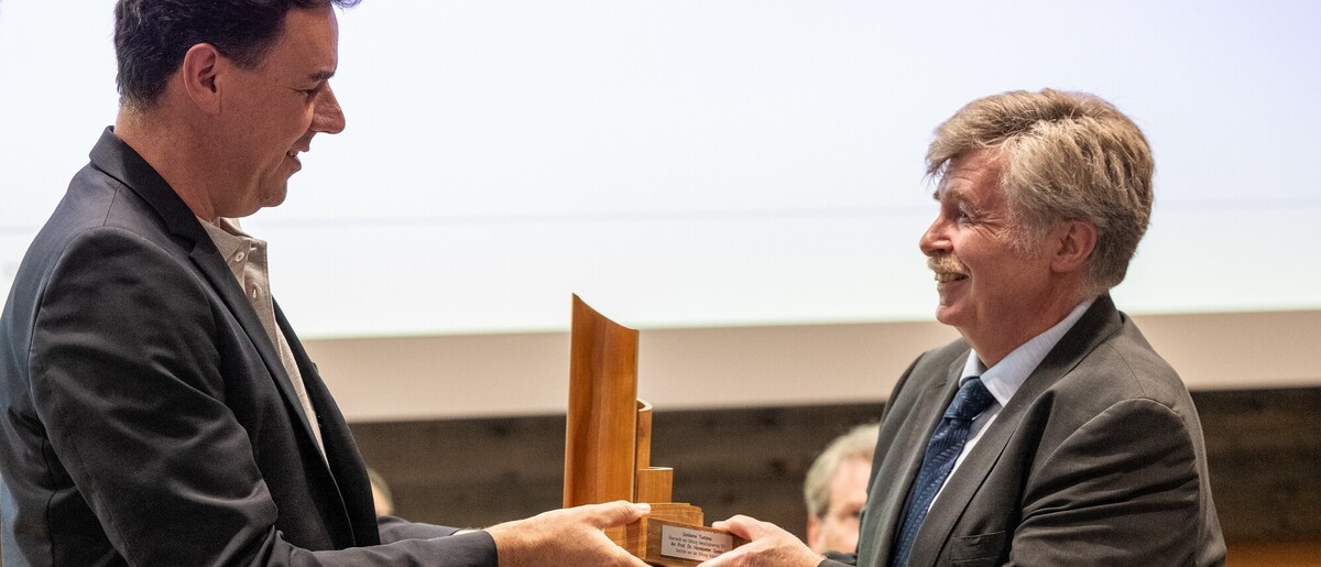 Hanspeter Gysin für Verdienste in Ingenieur-Bildung geehrt | OST